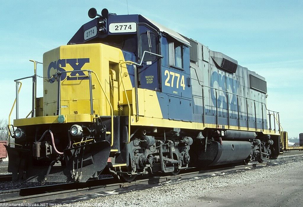 CSX GP38-2 2774